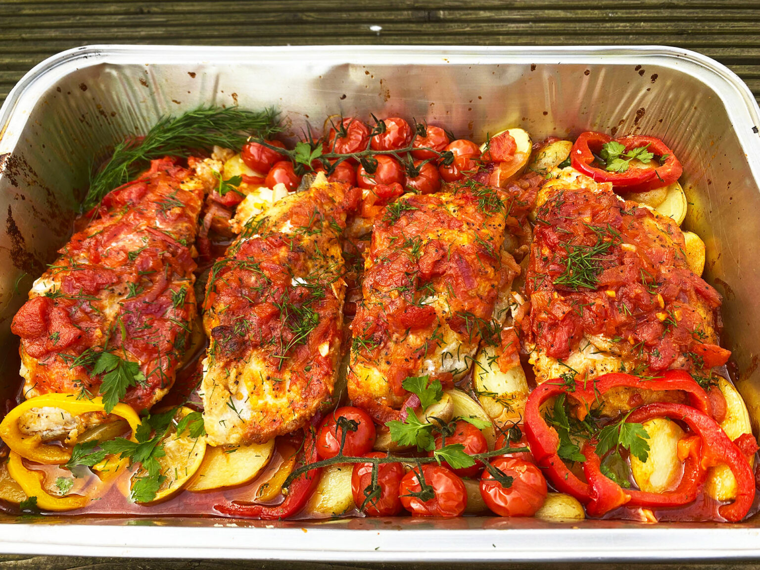 Spaanse ovenschotel met zeebaars - René in de Keuken